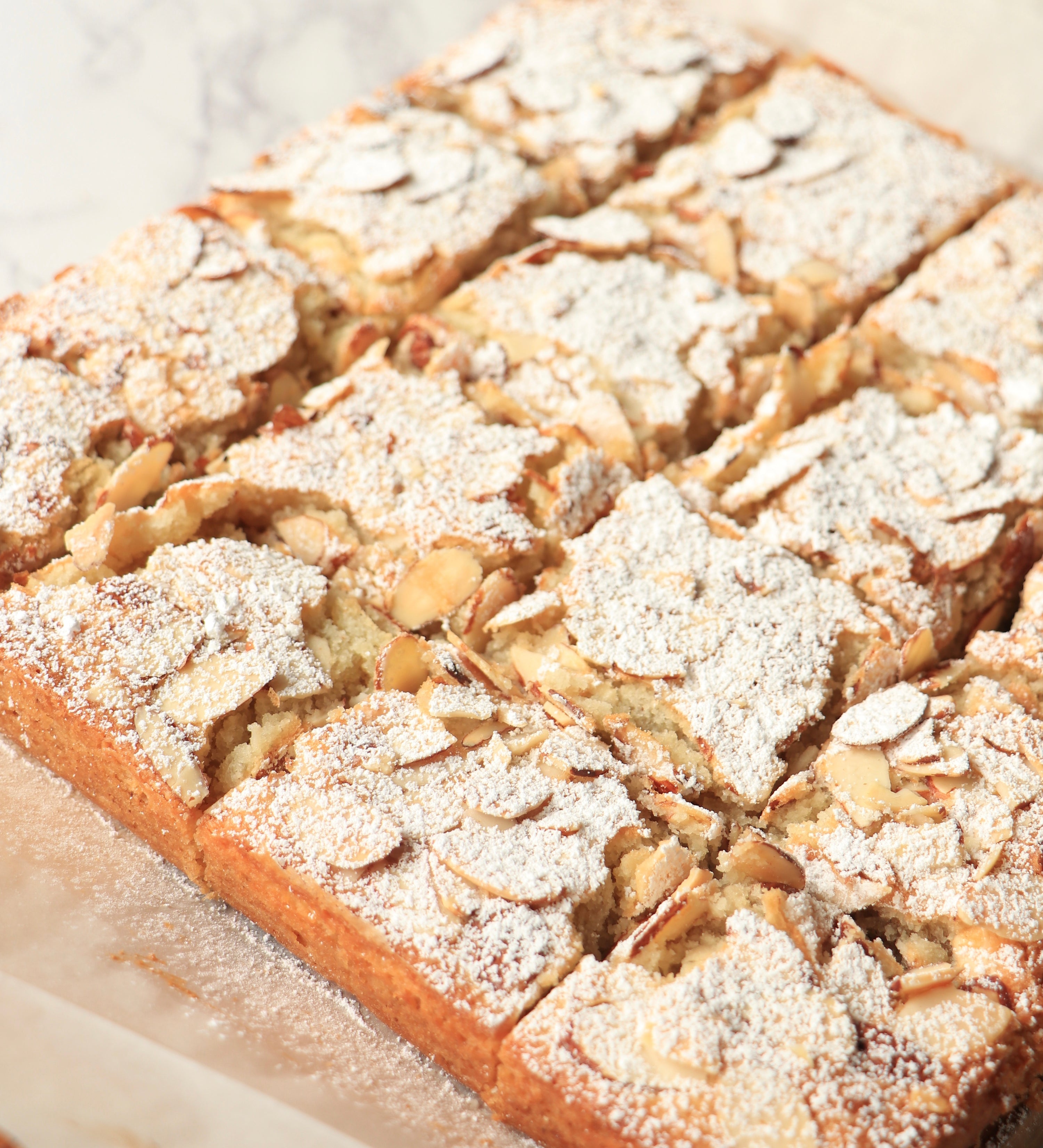 Almond Frangipan Blondies – Bella Bakes